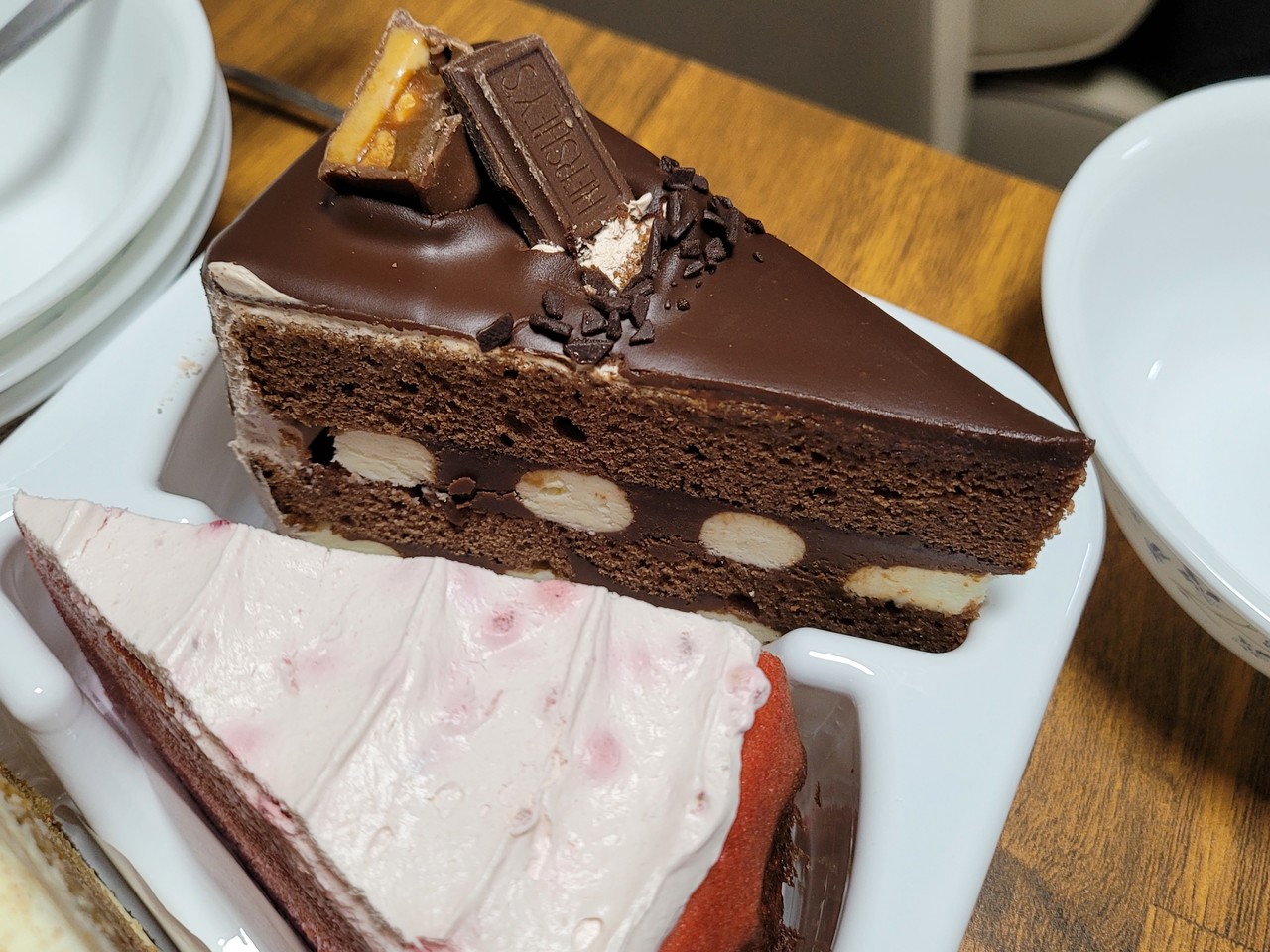 블라인드 | 여행·먹방: 조각 케이크