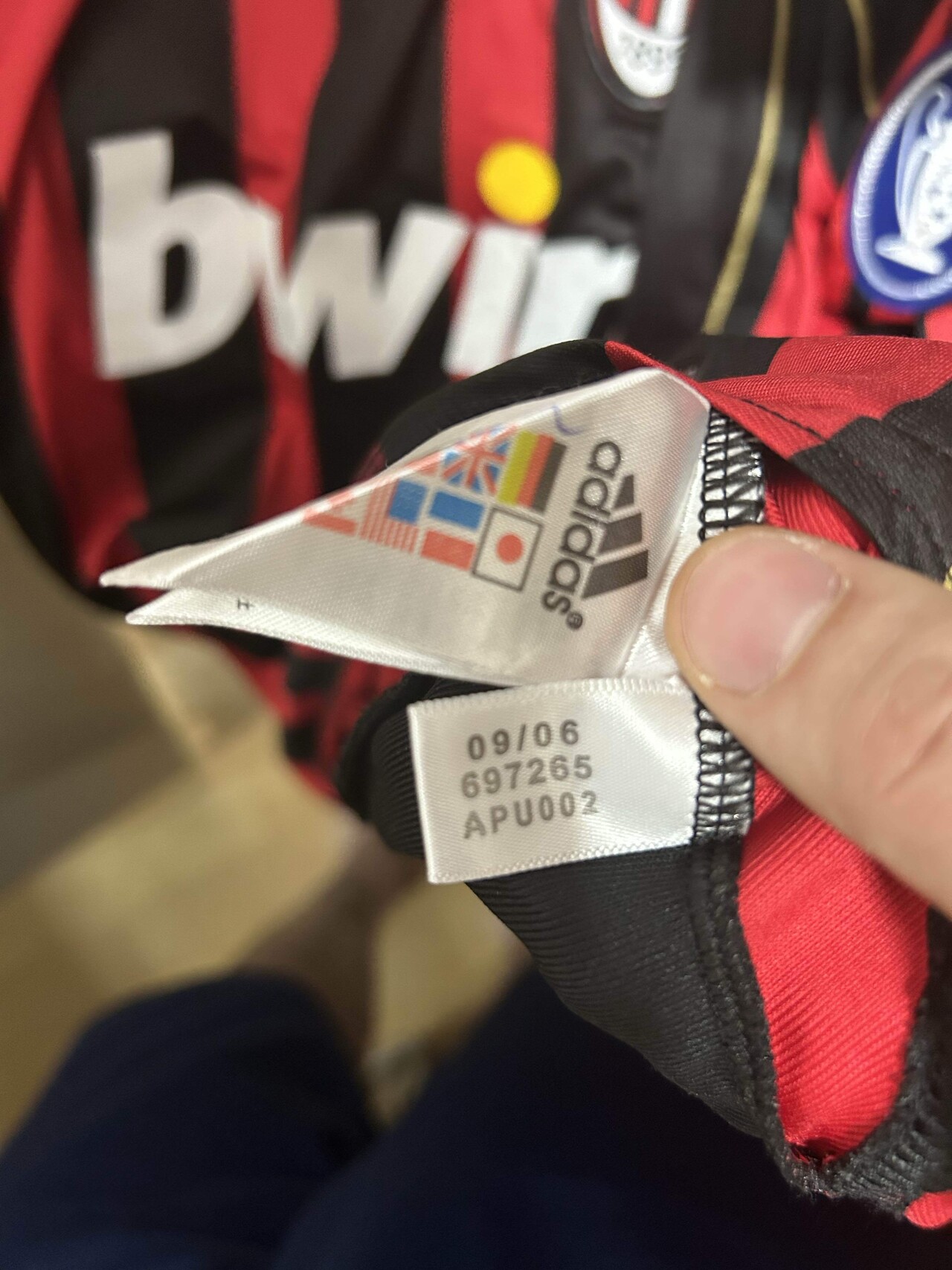 블라인드 | 스포츠: 이거 진품인지 가품인지 확인부탁해!