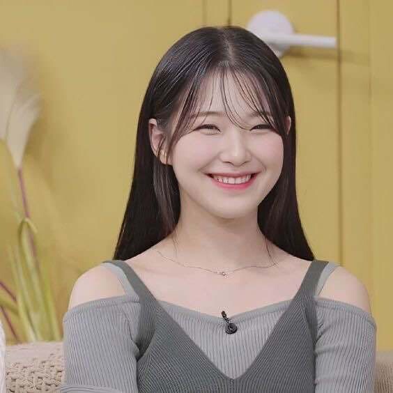 블라인드 블라블라 웃을 때 이쁜 사람들은 특징이 뭐지