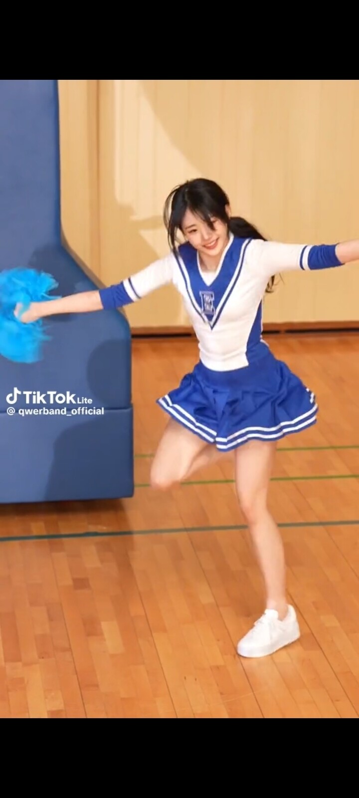 블라인드 | TV·연예: 예쁜 QWER 밀어줍시다(반페미)