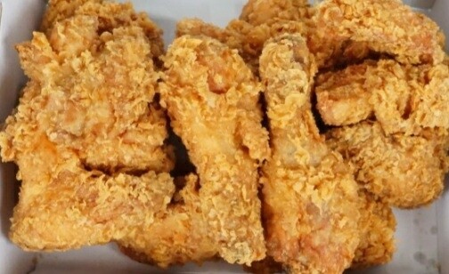 블라인드 | 블라블라: 퀴즈! BHC후라이드 vs BBQ황금올리브 눈으로보고 맞춰보기 ㅋㅋ