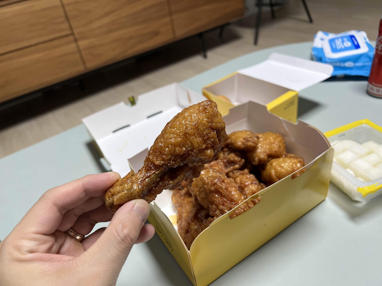 블라인드 | 블라블라: 내일 치킨 몇시에 시켜야할까?