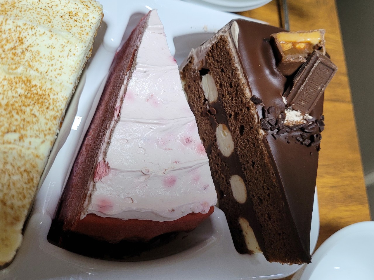 블라인드 | 여행·먹방: 조각 케이크