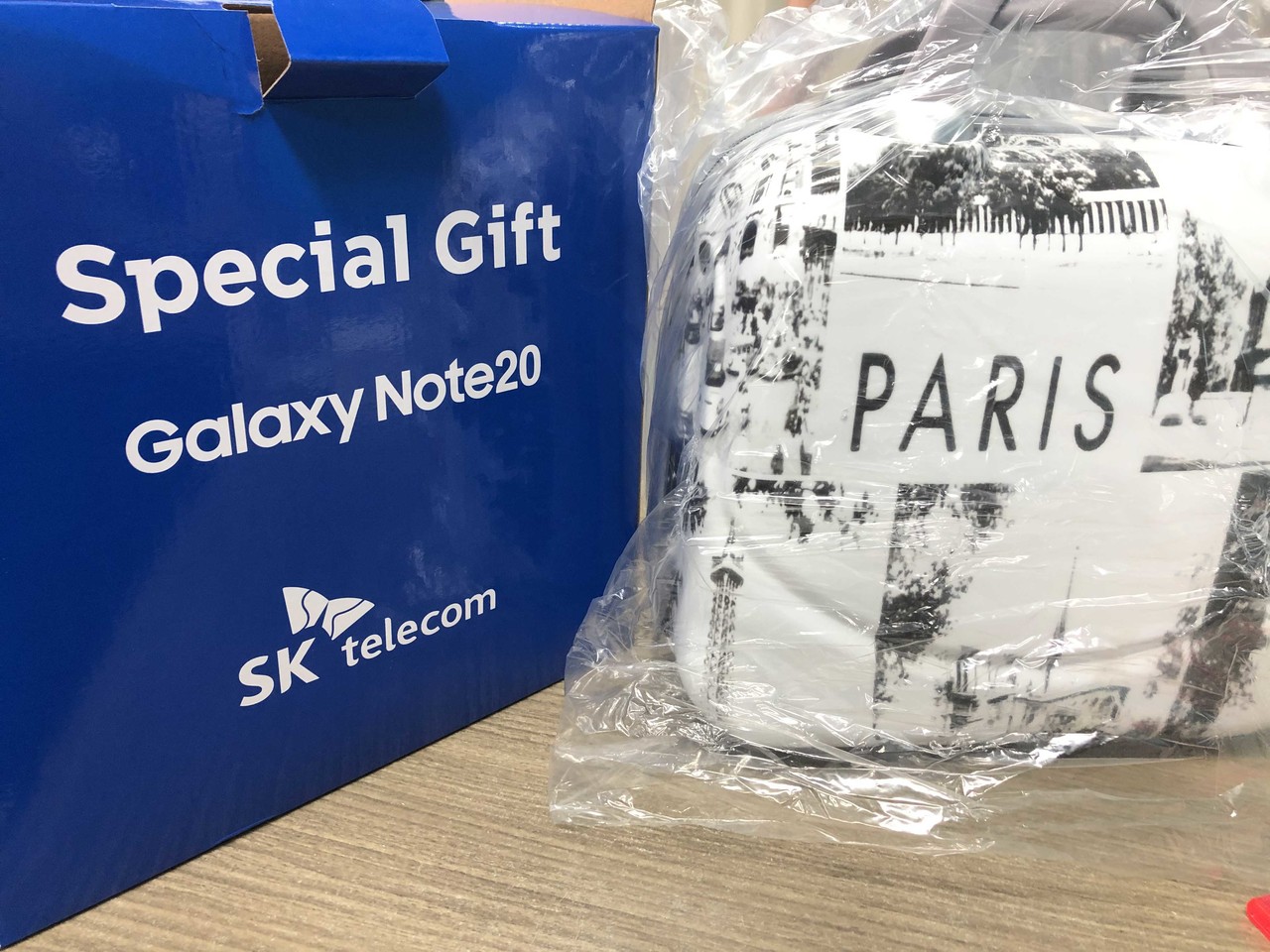 블라인드 | 블라블라: skt x 갤럭시 20 섬머레디백