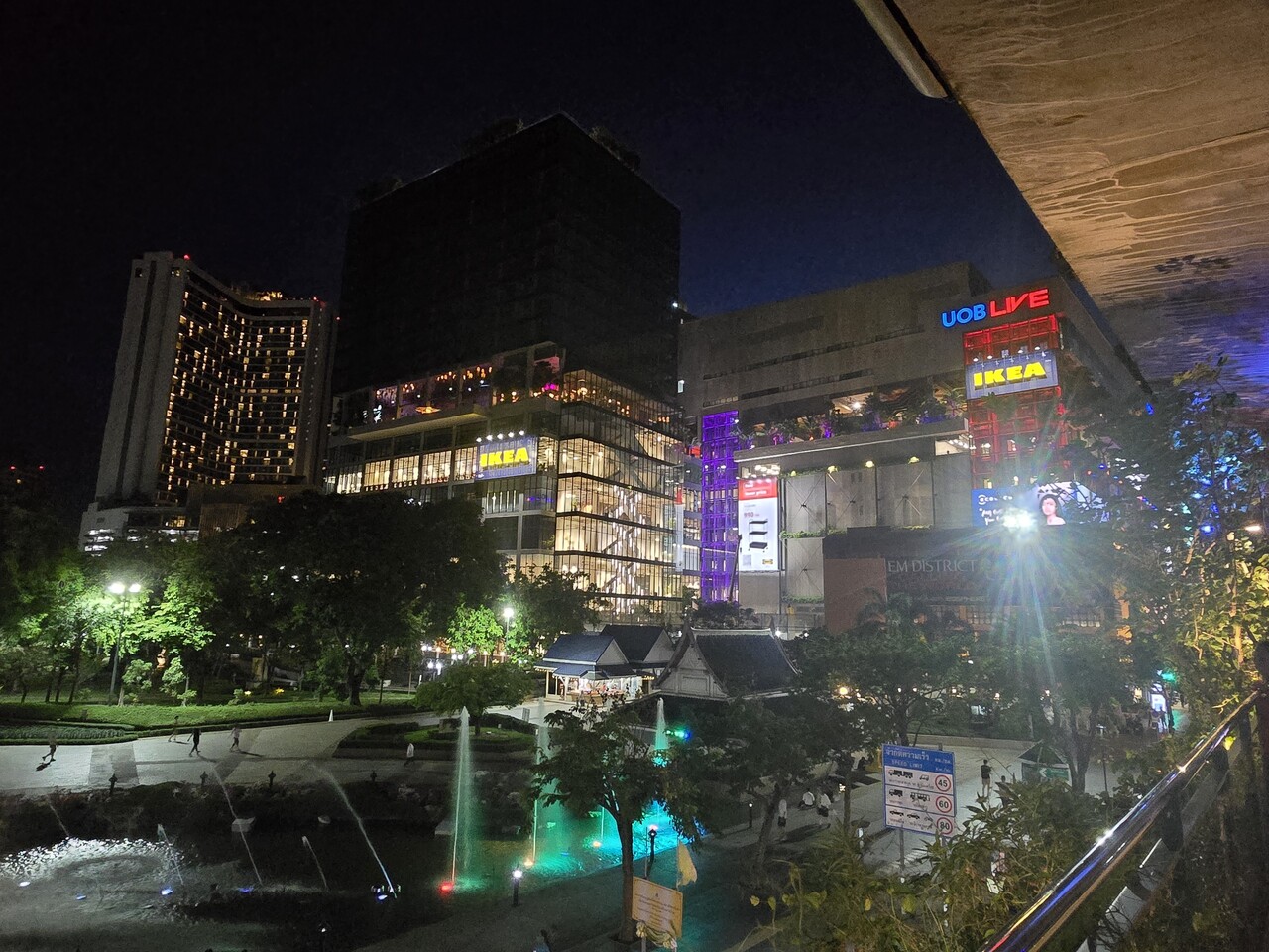 블라인드 | 여행·먹방: 방콕이라는 도시는 계속 발전한다.