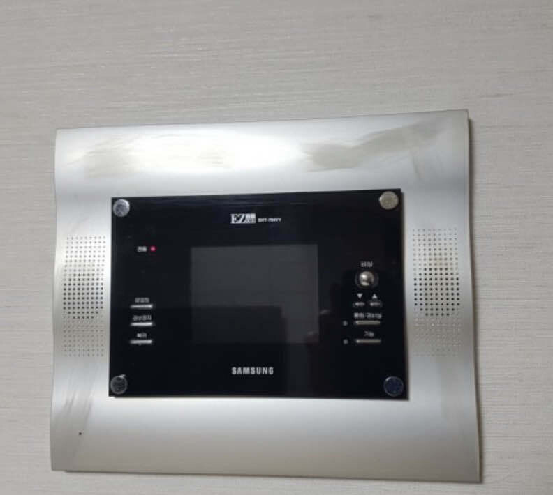 블라인드 | 블라블라: 이 인터폰으로 문 밖을 볼수 없나요