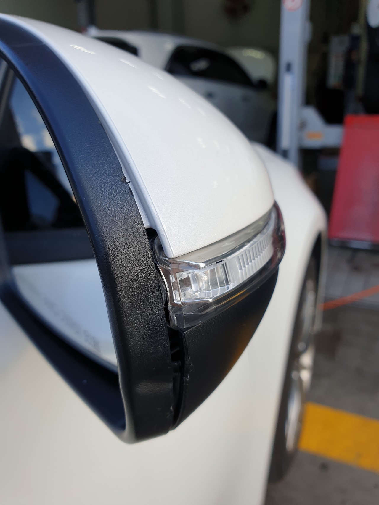 블라인드 | 자동차: 오빠들 사이드미러 통째로 교체하는데 얼마정도 들어?