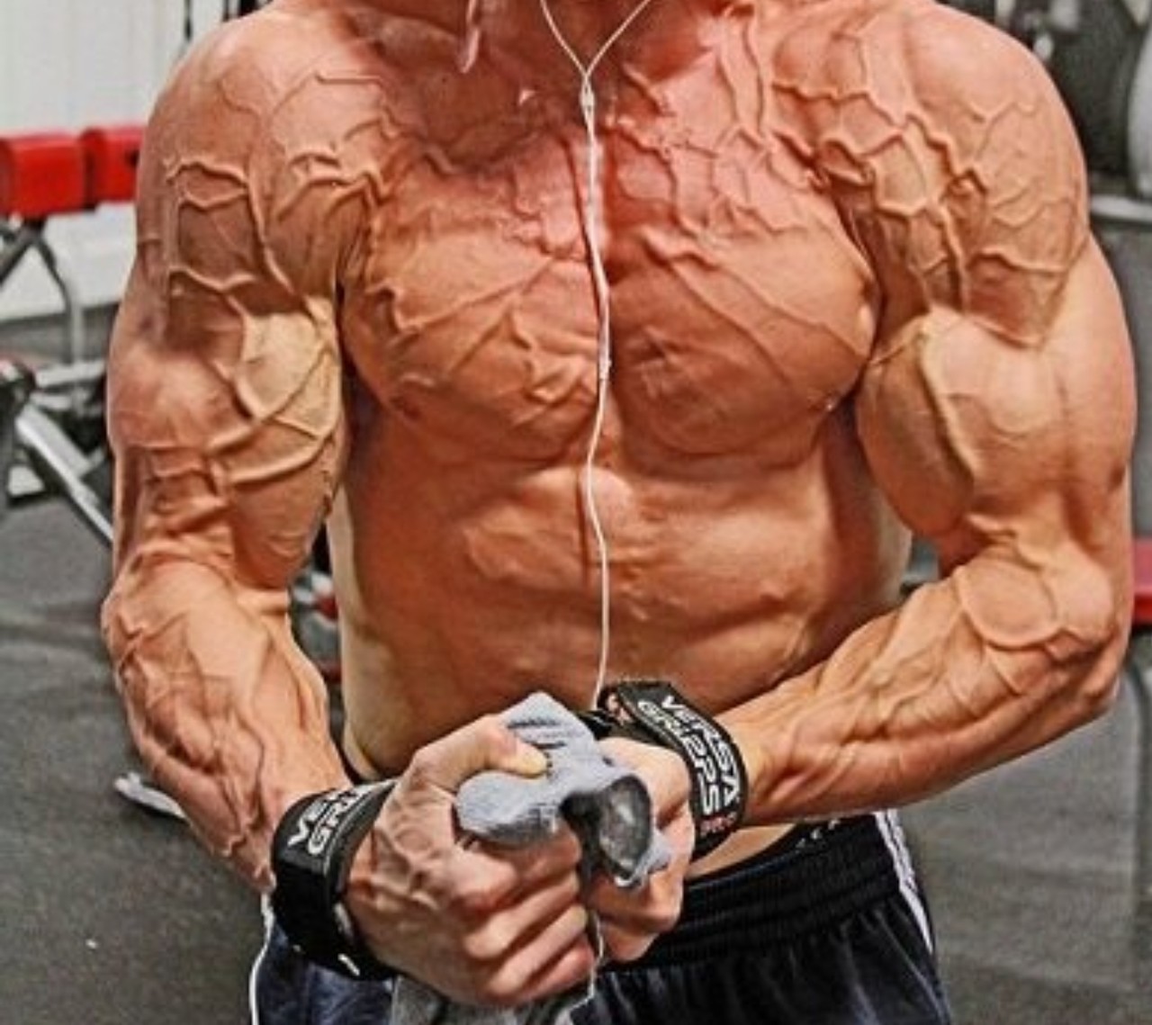 Bicep vein looks hot or ugly? | Fitness - Blind