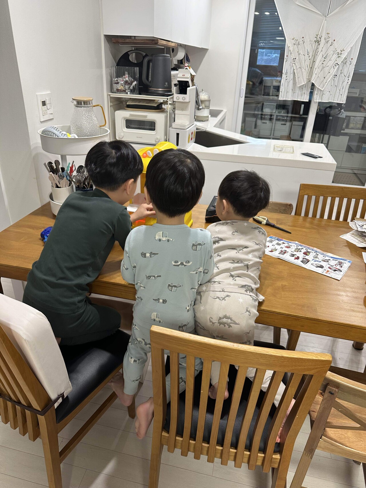 블라인드 | 육아: 3 sons.jpg